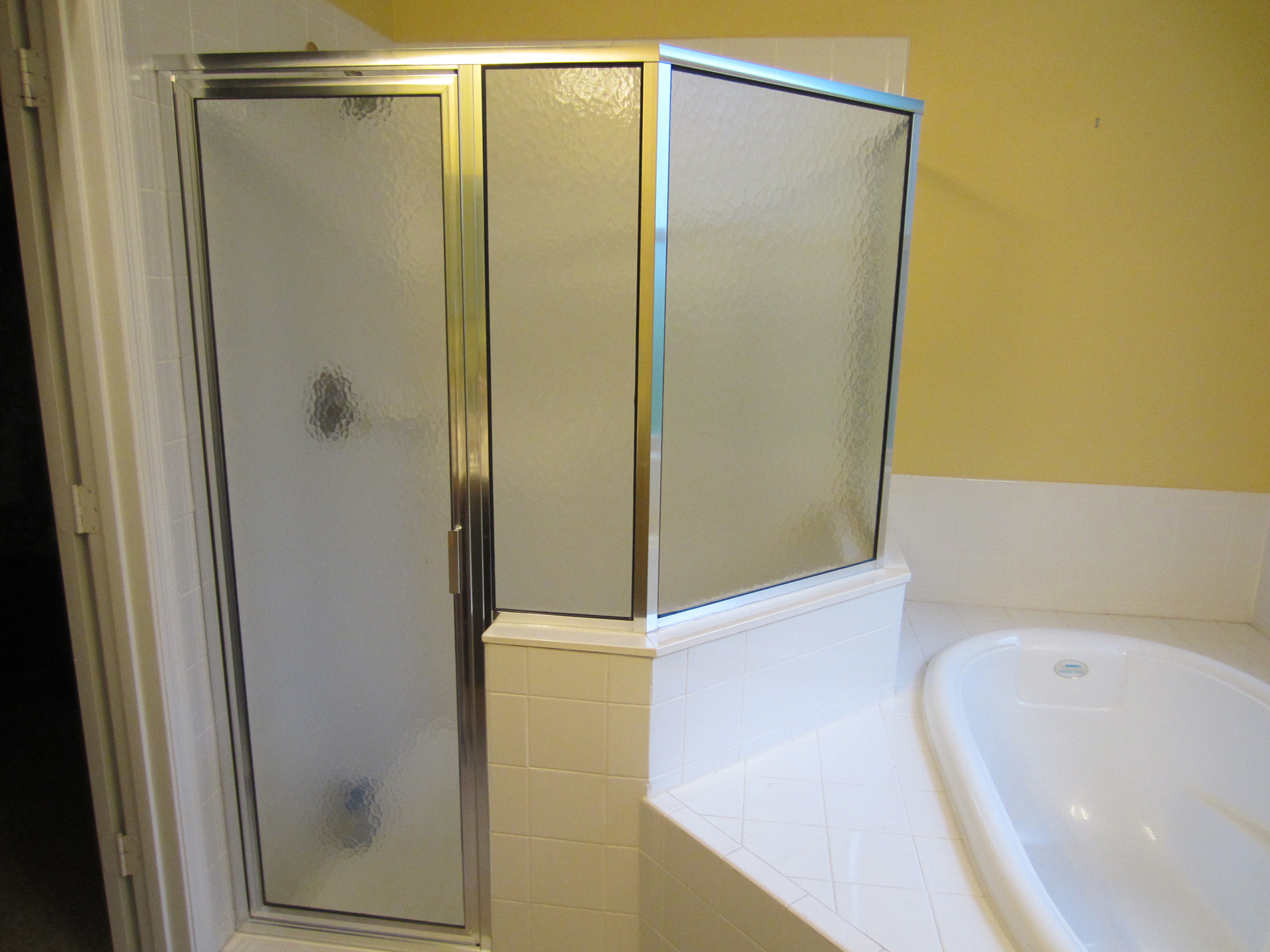 View Our 1/4" Semi Frameless Door Panels Gallery | Call 407-831-3383
